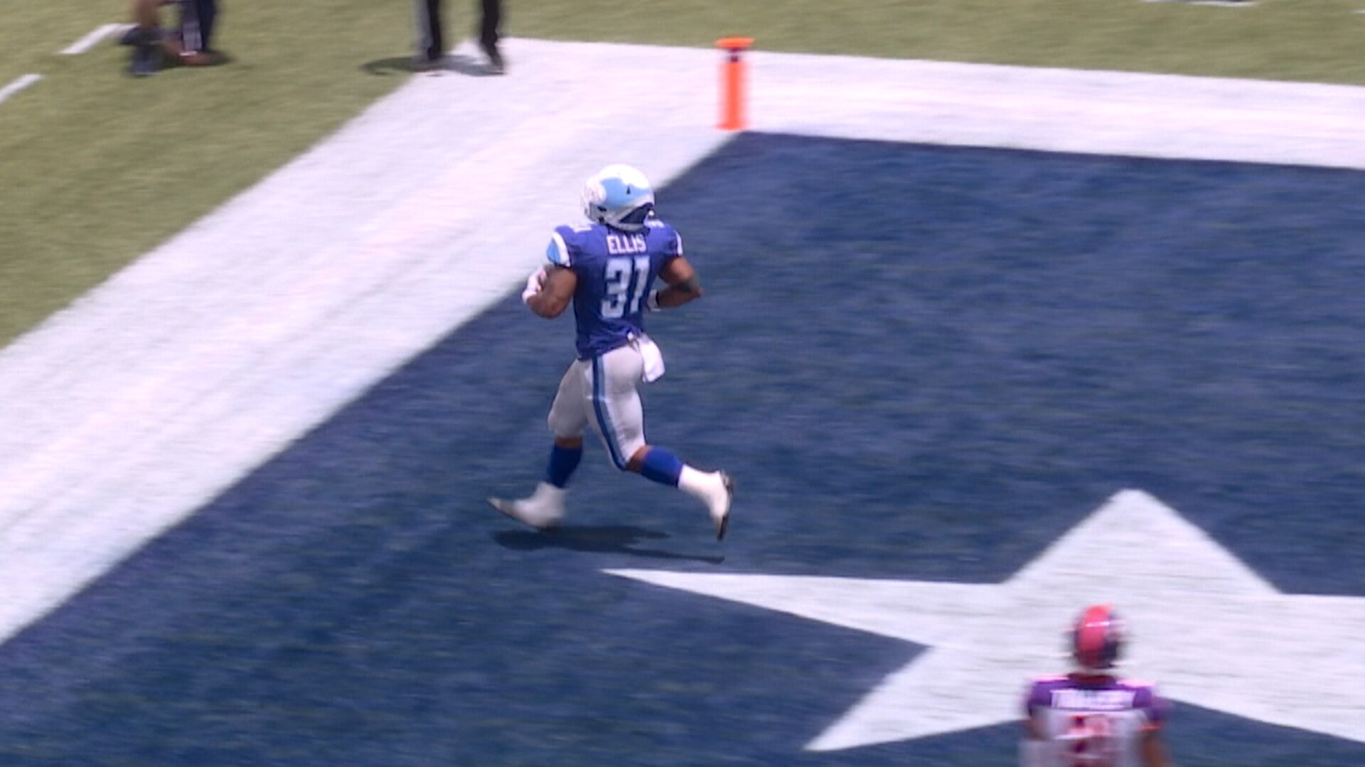 Watch Sports Clip: Ellis finds the end zone for Breakers touchdown ...
