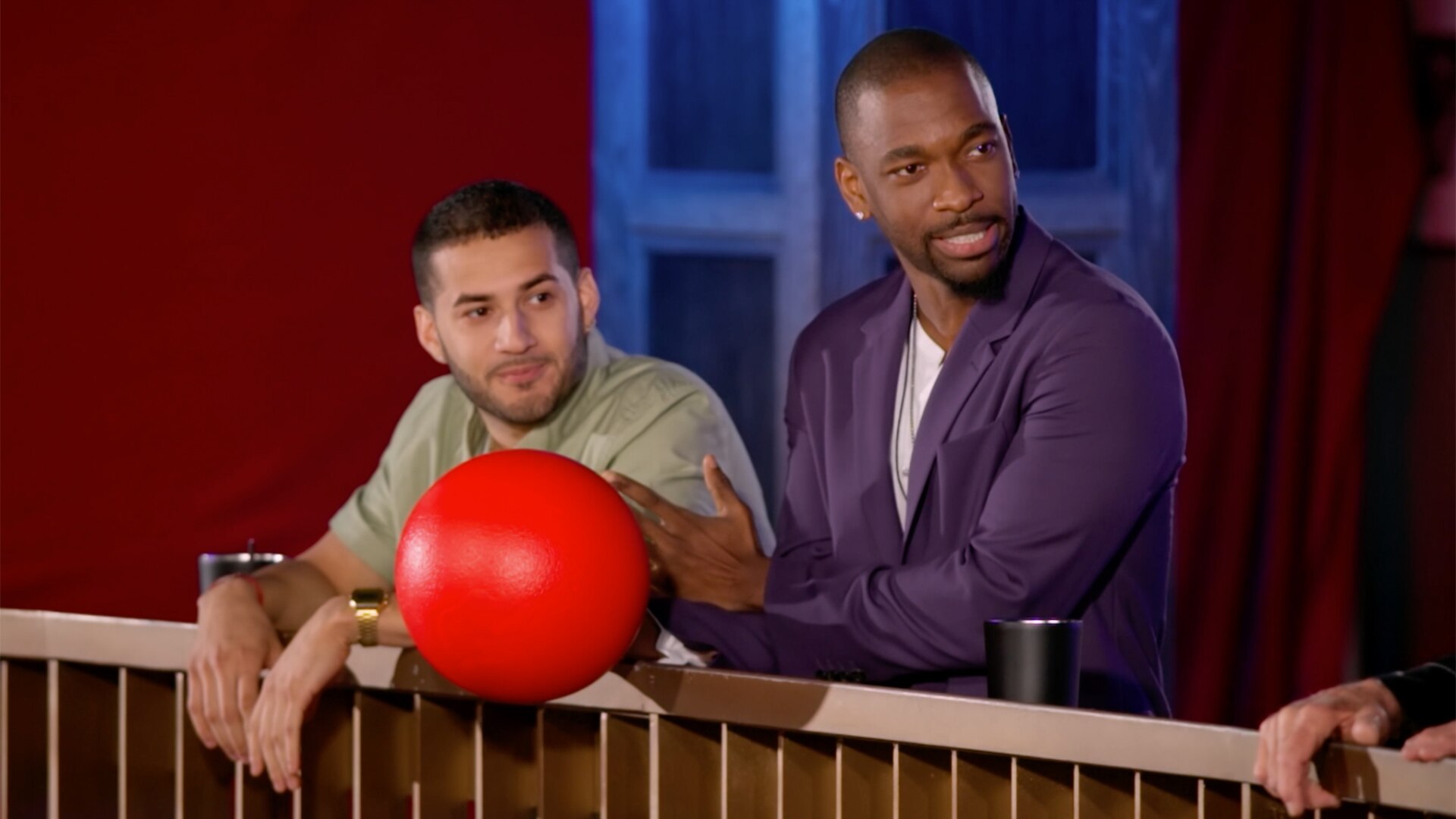 Watch Barmageddon Highlight: Jay Pharoah and Martin Kove Play Beer ...