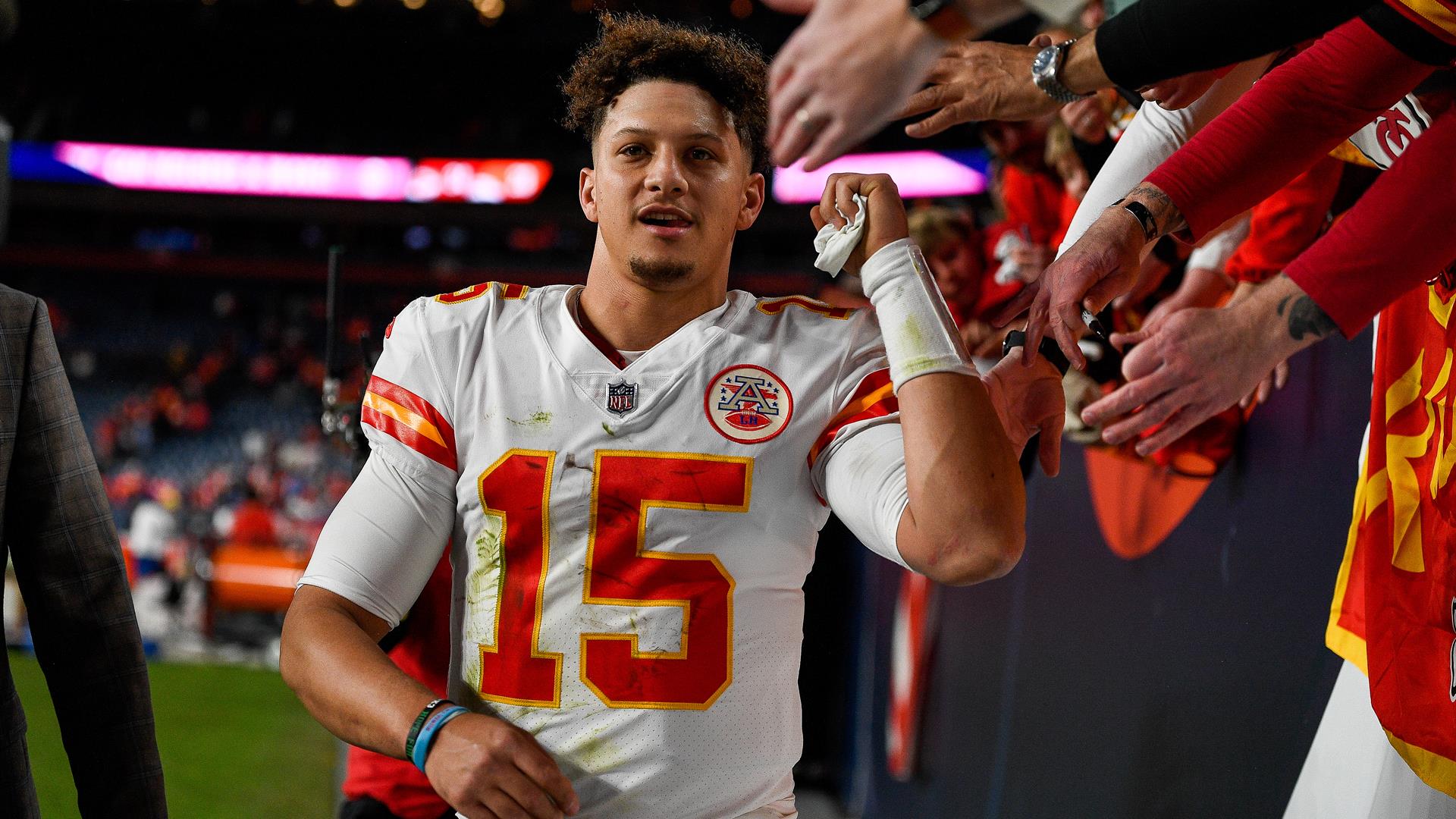 Watch ProFootballTalk Clip: Mahomes ‘one of the greatest’ in history of ...