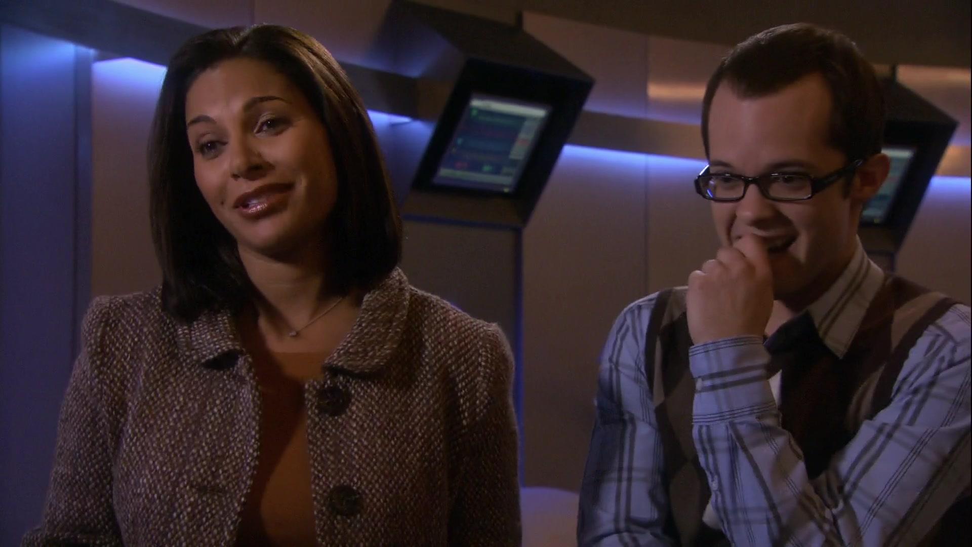 Watch Eureka Episode: Shower the People - USANetwork.com